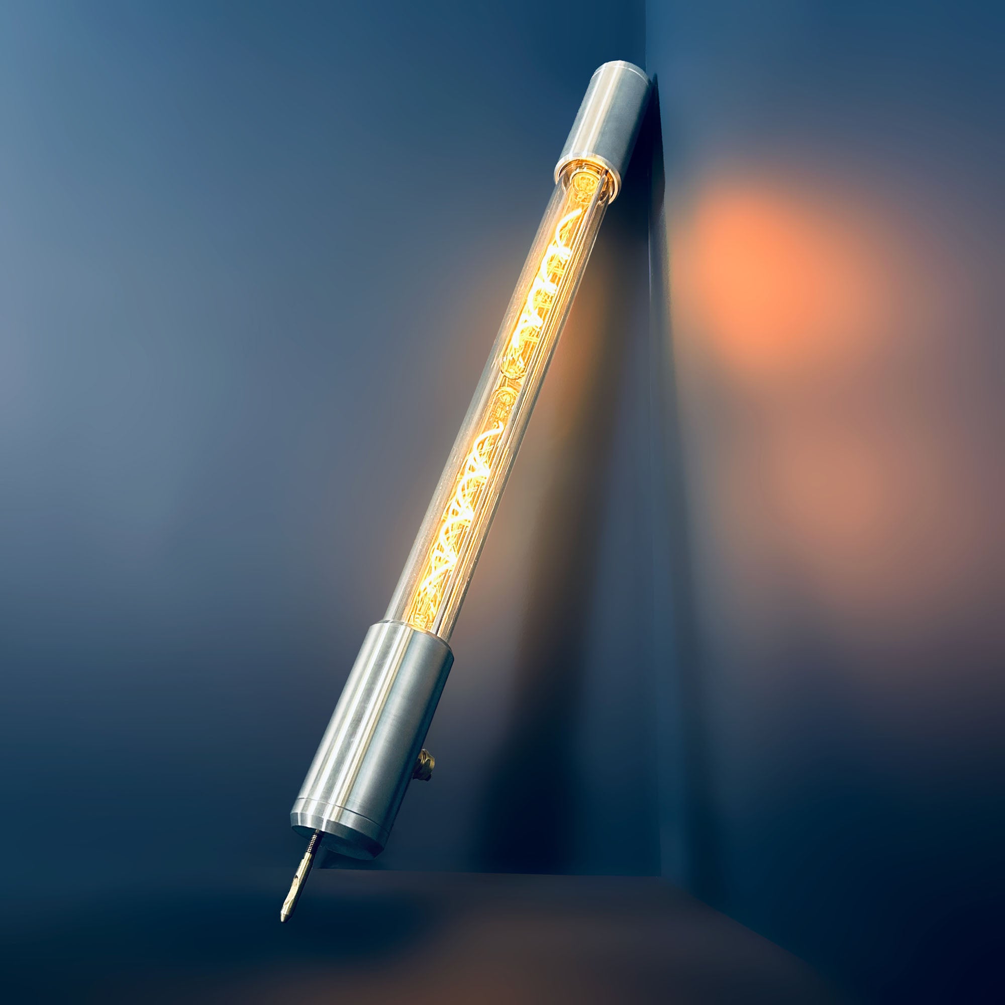 Aluminium Corner Lamp | Industrial Style Floor Lamp– Loomlight