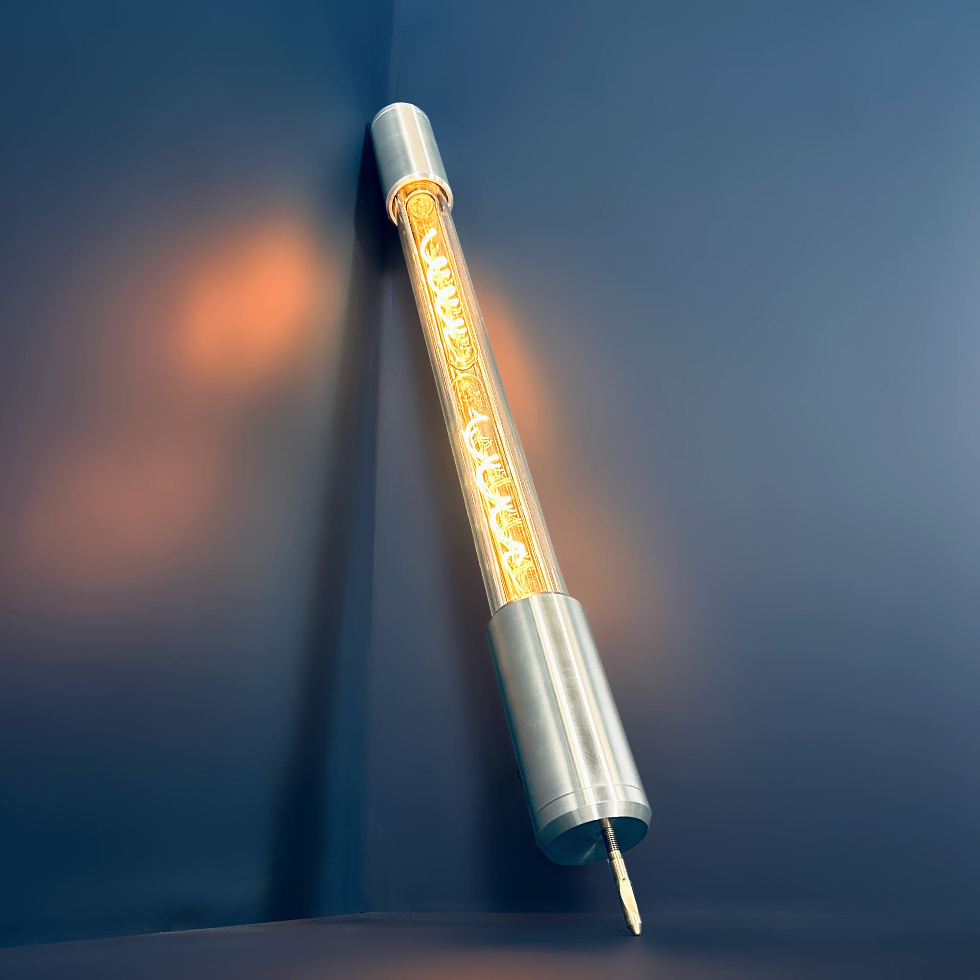 Aluminium Corner Lamp | Industrial Style Floor Lamp– Loomlight